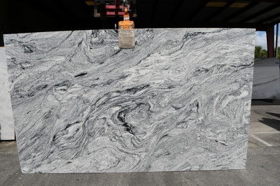 SLABS / GRANITE SLABS / SILVER CLOUD | Stone and Surface Designers