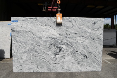 SLABS / GRANITE SLABS / SILVER CLOUD | Stone and Surface Designers